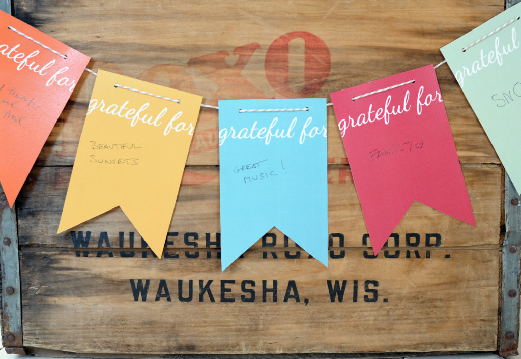 DIY Thanksgiving Pennant Flags